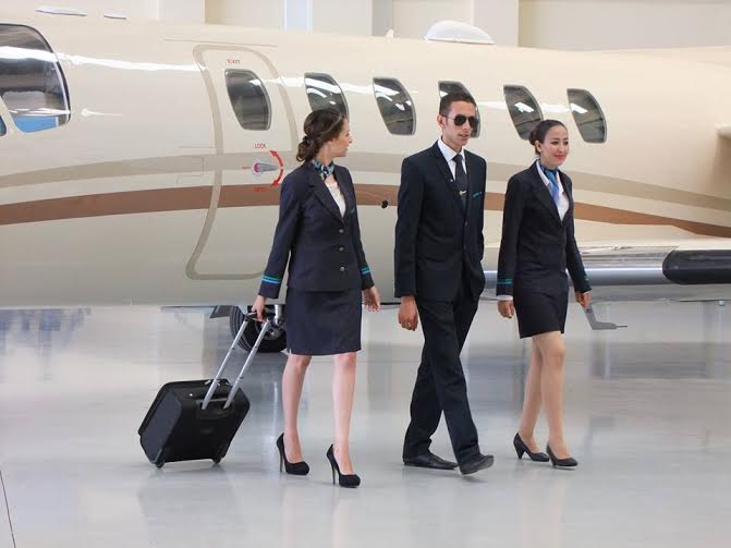 افتتاح أول مدرسة خاصة لتكوين مضيفات ومضيفي الطيران بالجزائر – النهار ...