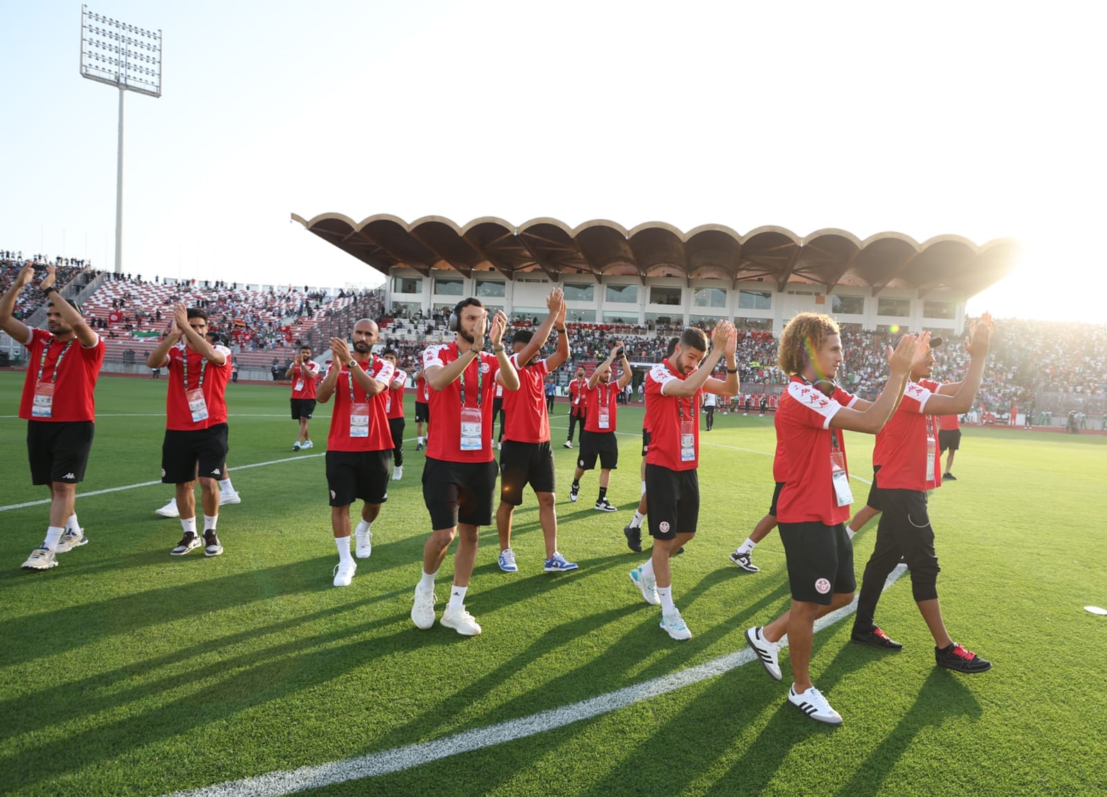 بالصو.. أنصار الخضر ورئيس الفاف يرحبون بـ "التوانسة" بطريقة خاصة ...